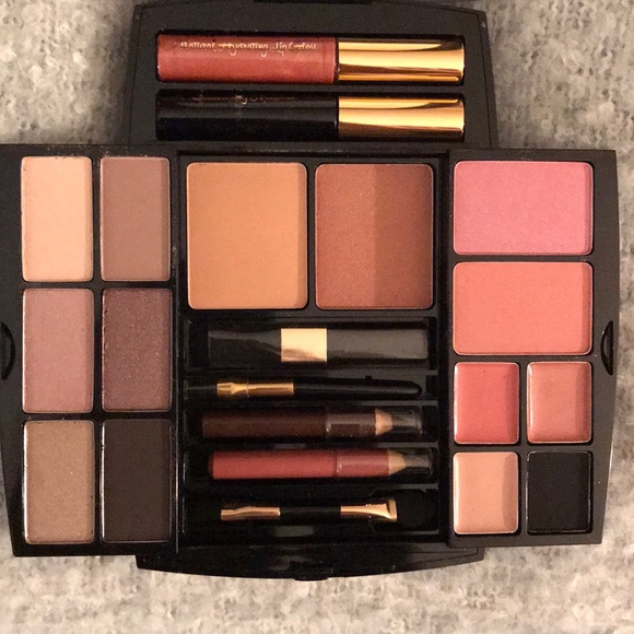 Pure Cosmetics | Makeup | Pure Cosmetics The Essentials Makeup Kit ...